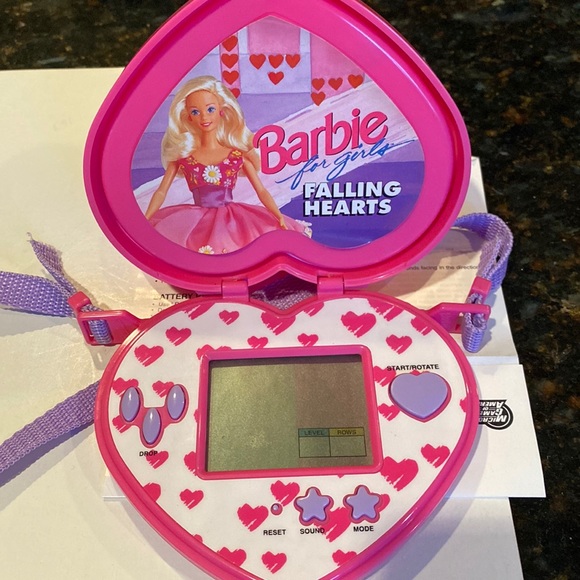 Barbie | Video Games & Consoles | Vintage 995 Barbie Falling Hearts ...